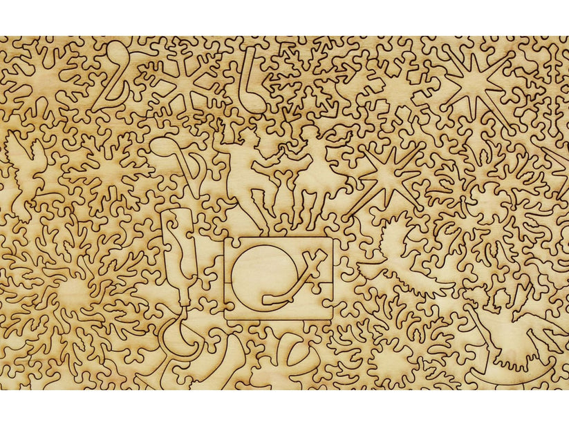City Christmas Tree Wooden Jigsaw Puzzle | Liberty Puzzles